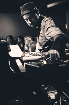 Mark de Clive-Lowe: from jazz to club music and back - Article ...