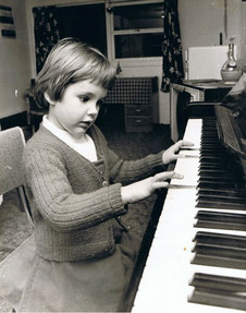 Victoria Kelly - Person | AudioCulture